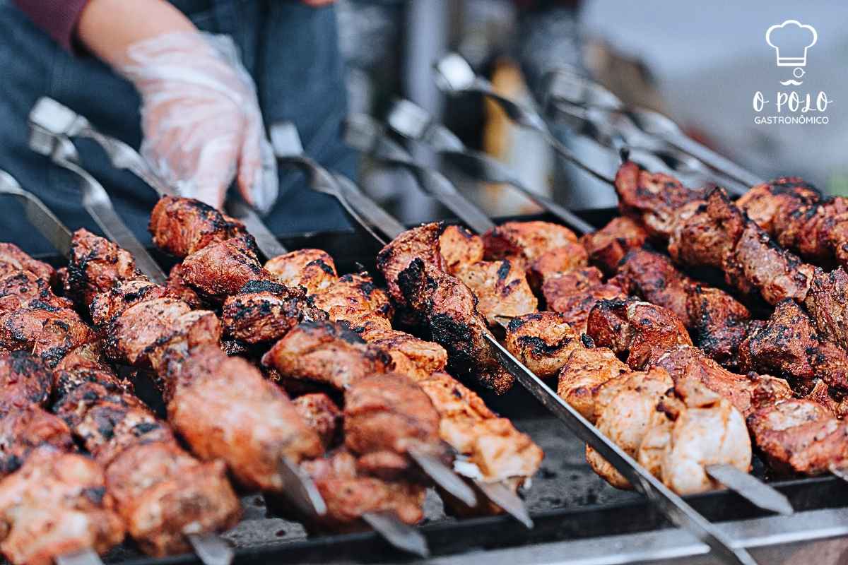 Qual é o tamanho ideal de espeto para churrasco? - O Polo Gastronômico